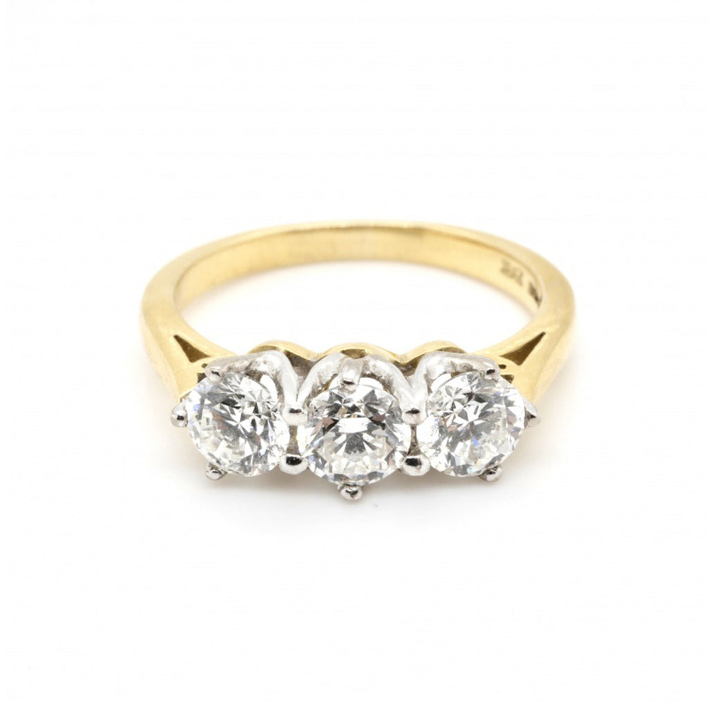 18ct Yellow Gold 3-Stone Claw Set Diamond Ring (Clarity VS2, Colour G ...